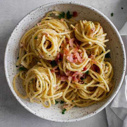 Bacon Spaghetti Recipe With A Creamy Garlic Sauce - The Bonnie Fig