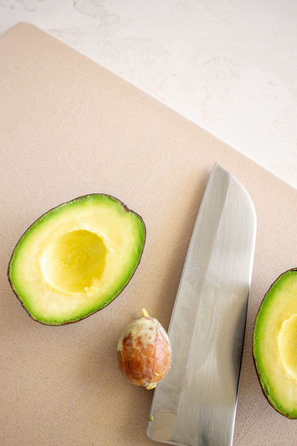 A Complete Guide On How To Freeze Avocado Chunks - The Bonnie Fig